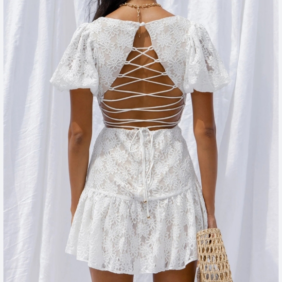 Selfie Leslie | Dresses | Selfie Leslie Petite Cherie Puff Sleeve ...
